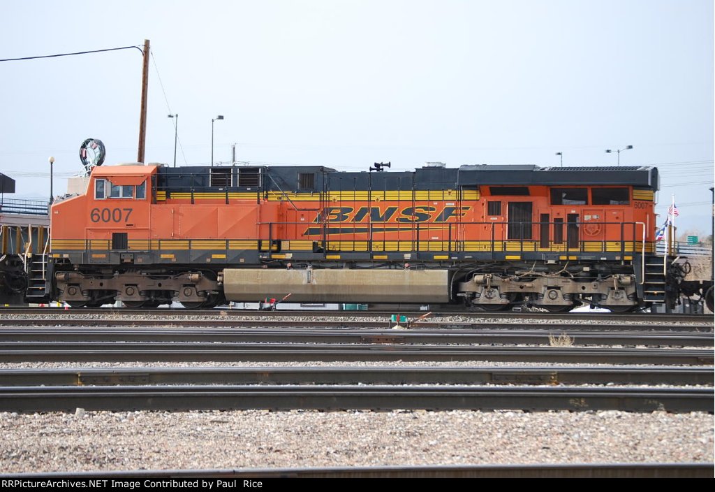 BNSF 6007